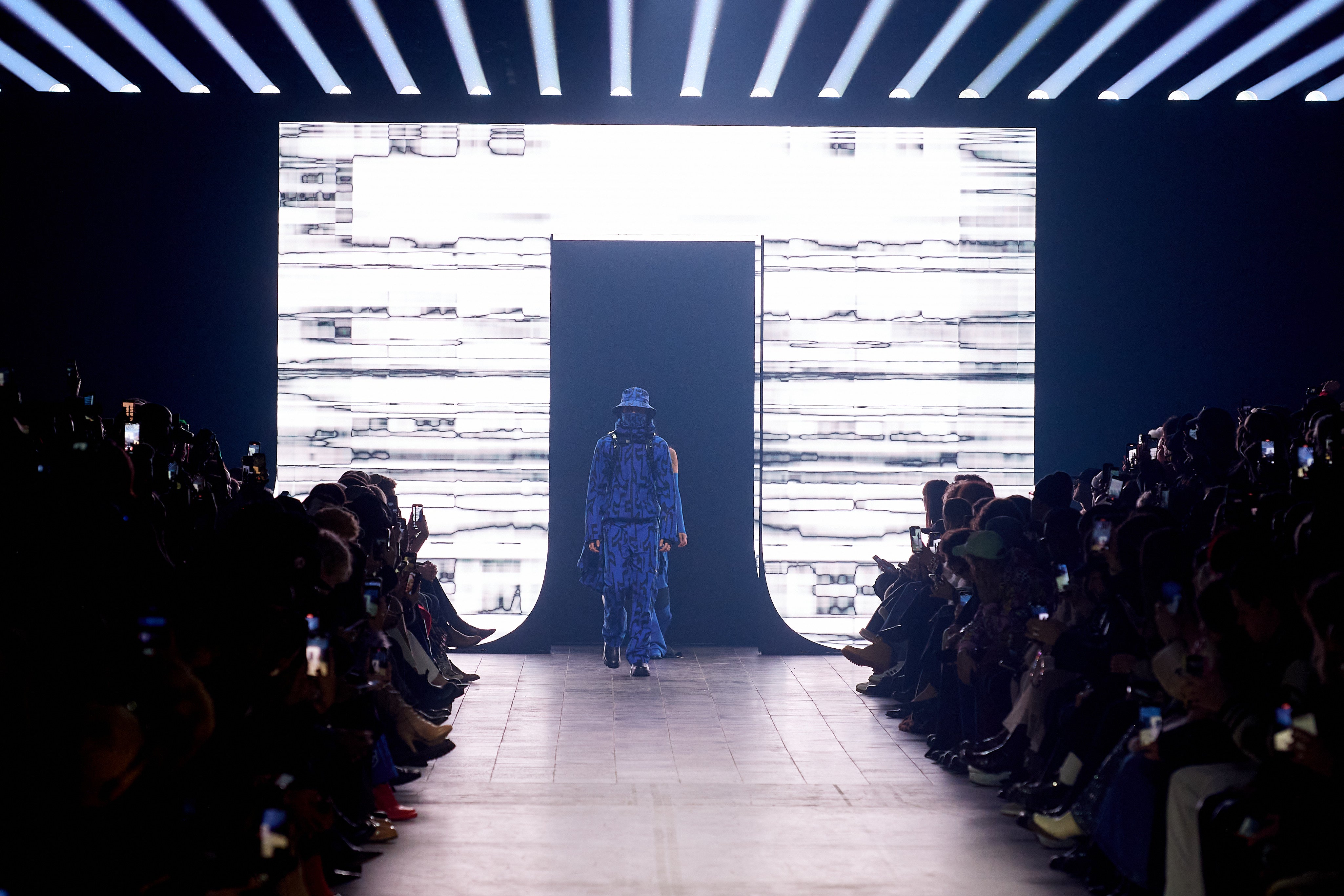 FW24 RUNWAY – J.Lindeberg