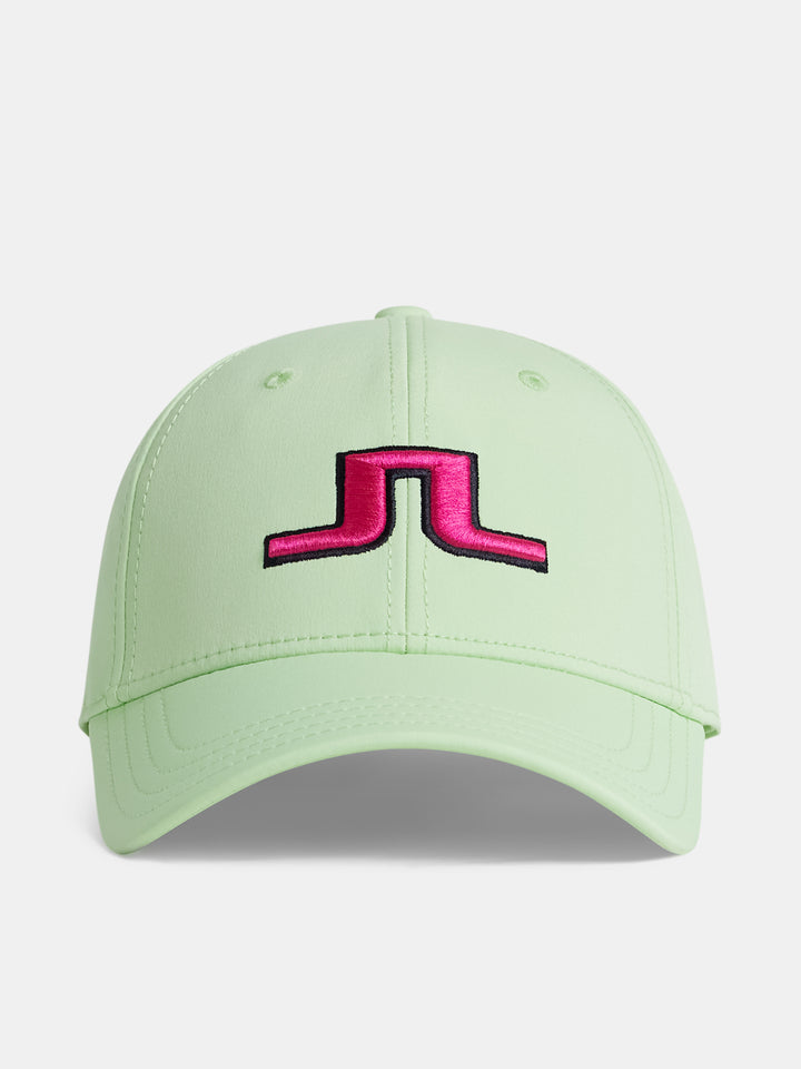 Fashionable Caps for Women - J.Lindeberg