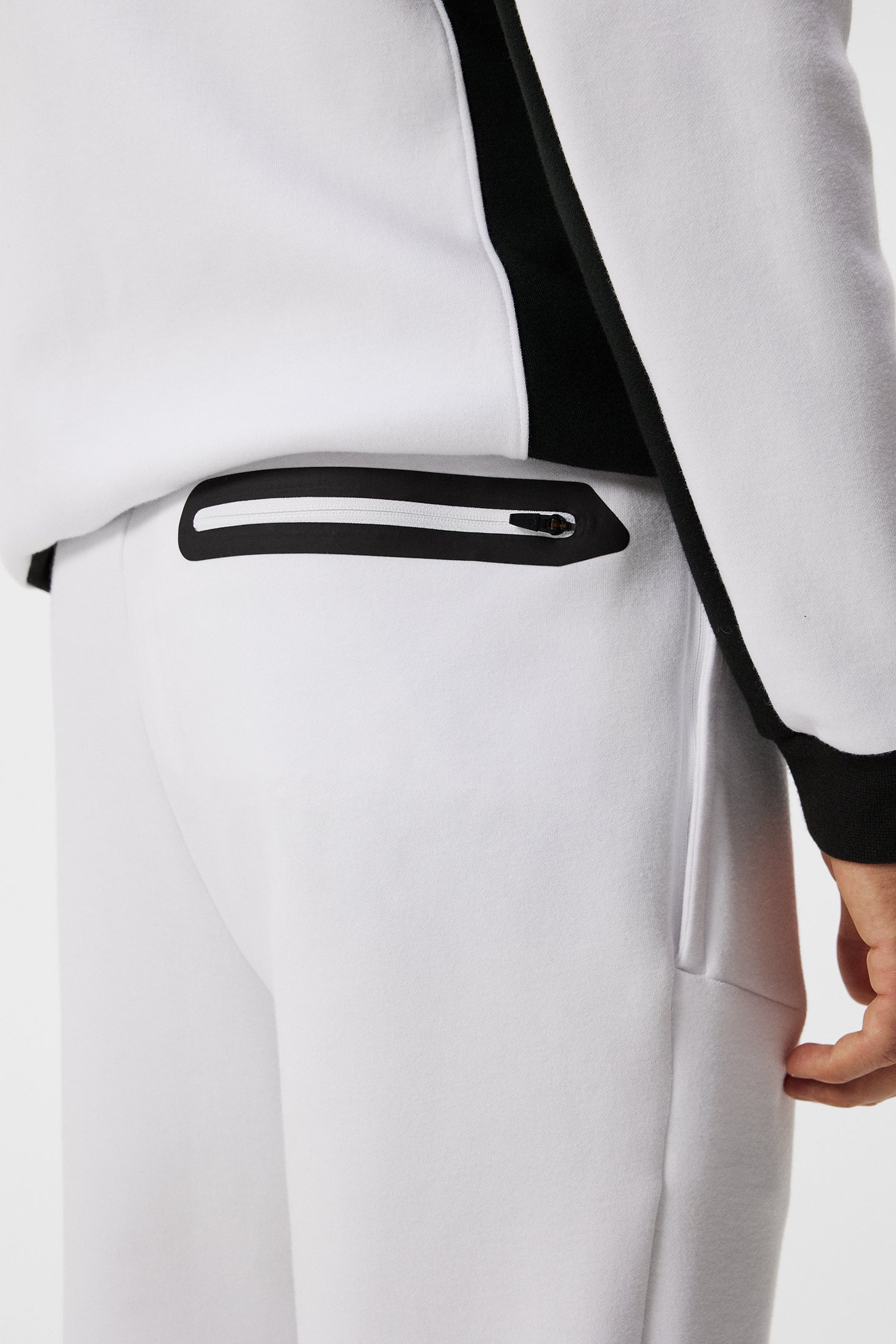 Callum Pant / White – J.Lindeberg