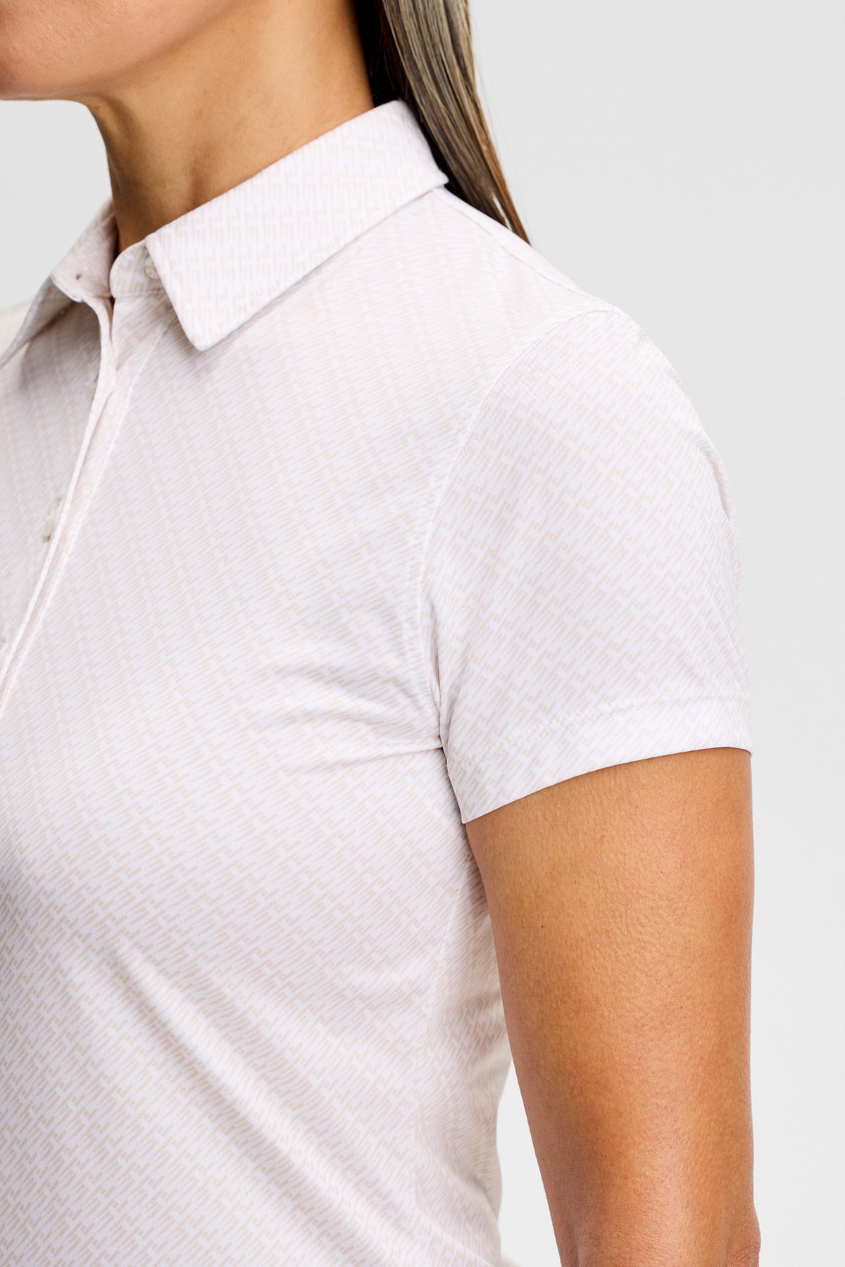 Caitlyn Polo / Flight Bridge White Moon S – J.Lindeberg