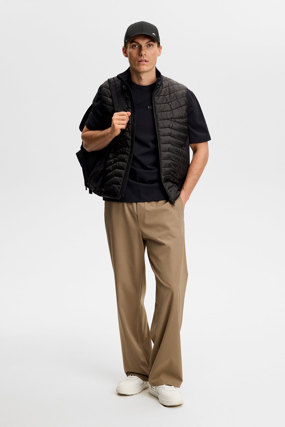 Hale Heavy Logo T-shirt / Black – J.Lindeberg